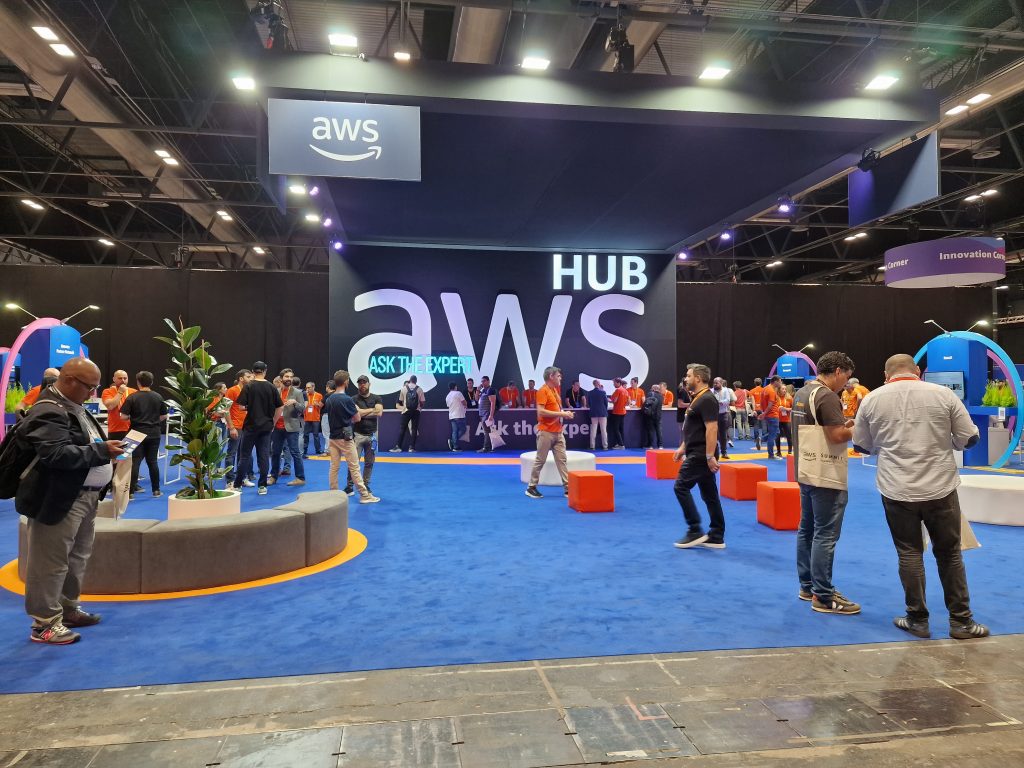 Vídeo de la participación de acens y Telefónica Tech en el AWS Summit Madrid 2023 - acens blog